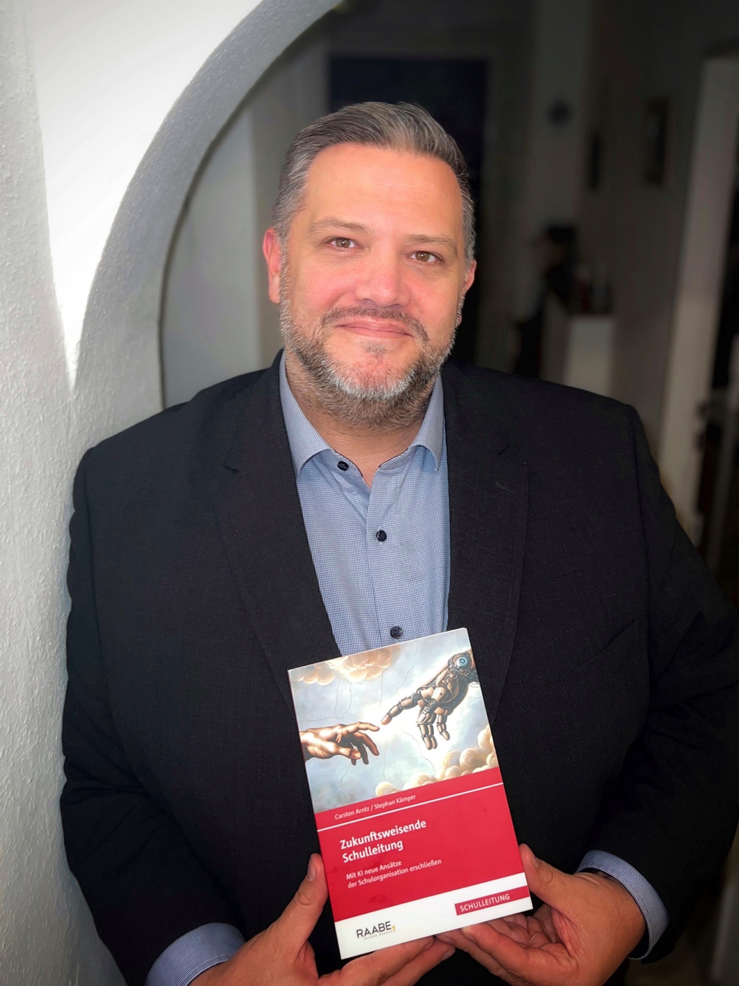 Neues Standardwerk für Schulleitungen und Lehrkräfte: Mit KI den ...